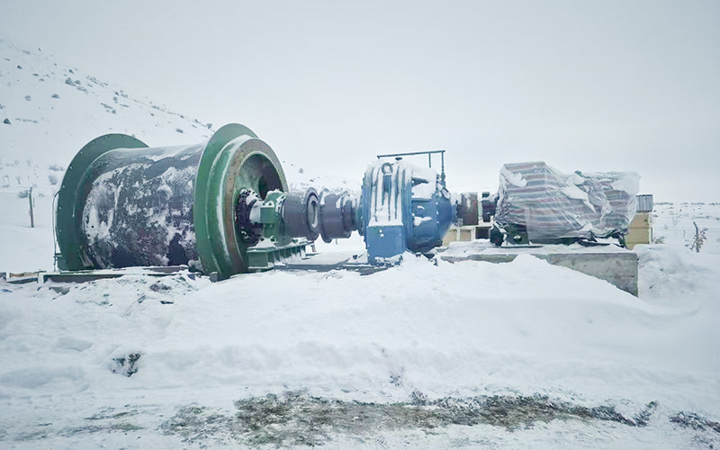 Unstoppable in the Snow: Our JK-3.0×2.5 Single Rope Hoist Proves Its ...